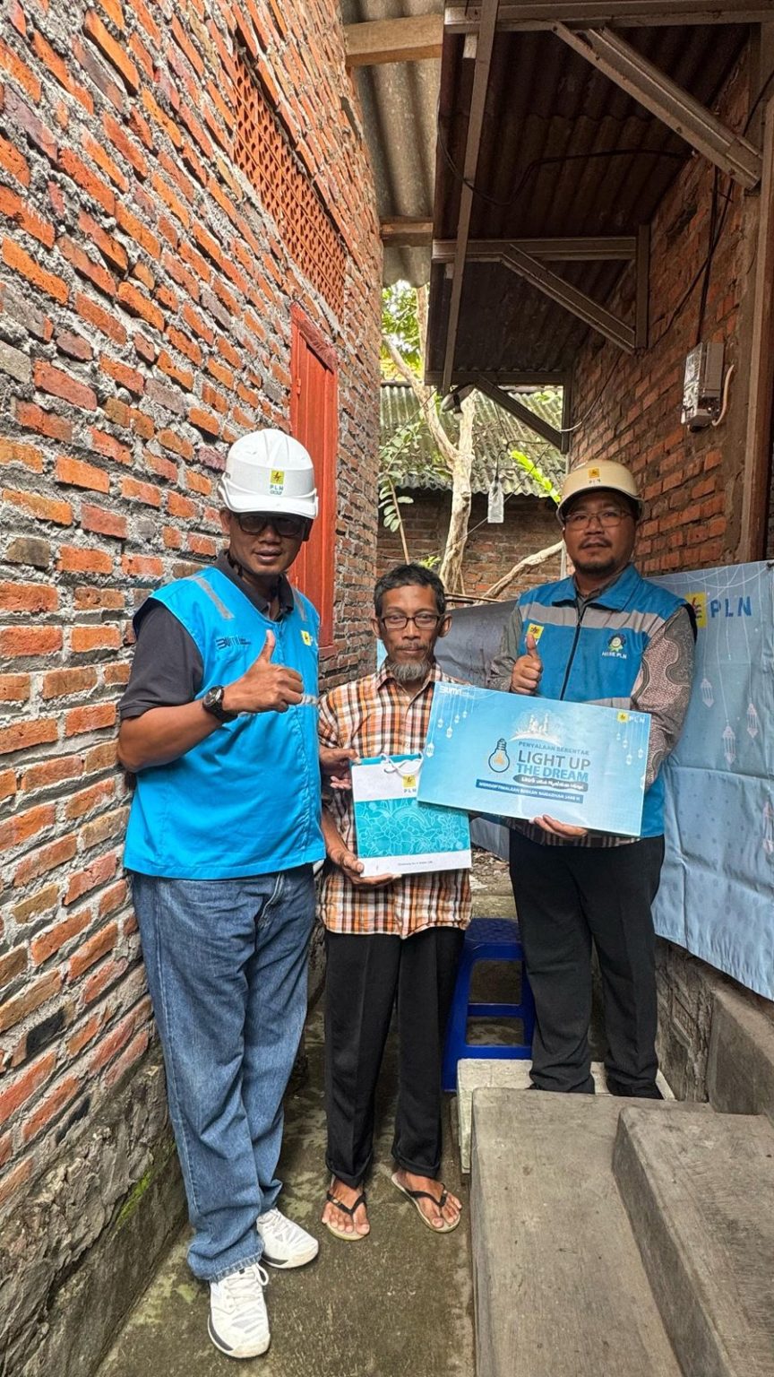PLN UP3 Surabaya Barat Nyalakan Harapan Melalui Program Light Up the ...